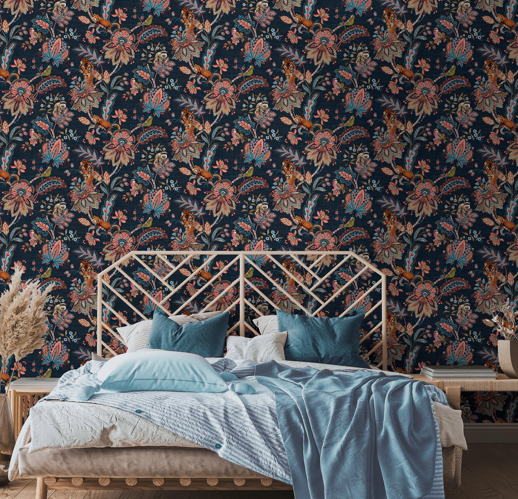Damask & Paisley – Sasi Wallpaper